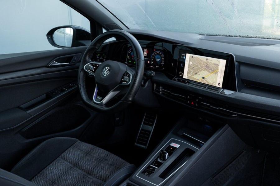 Melns Volkswagen Golf 2021 Ventspils, ar dzinēja tilpumu 1.40 L un nobraukumu 100 tūkst. km par 20000 €, foto 14 vietnē AUTOMOTO.COM.LV