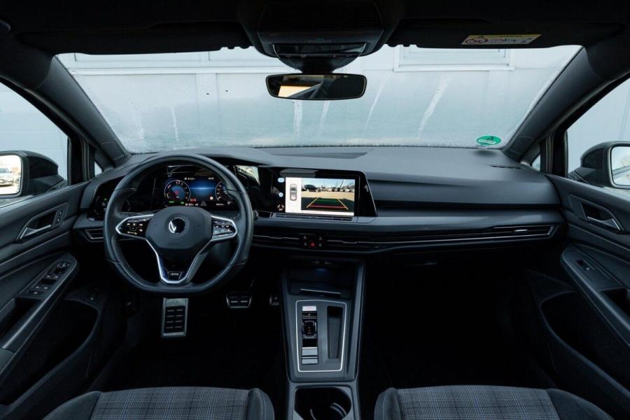 Melns Volkswagen Golf 2021 Ventspils, ar dzinēja tilpumu 1.40 L un nobraukumu 100 tūkst. km par 20000 €, foto 16 vietnē AUTOMOTO.COM.LV