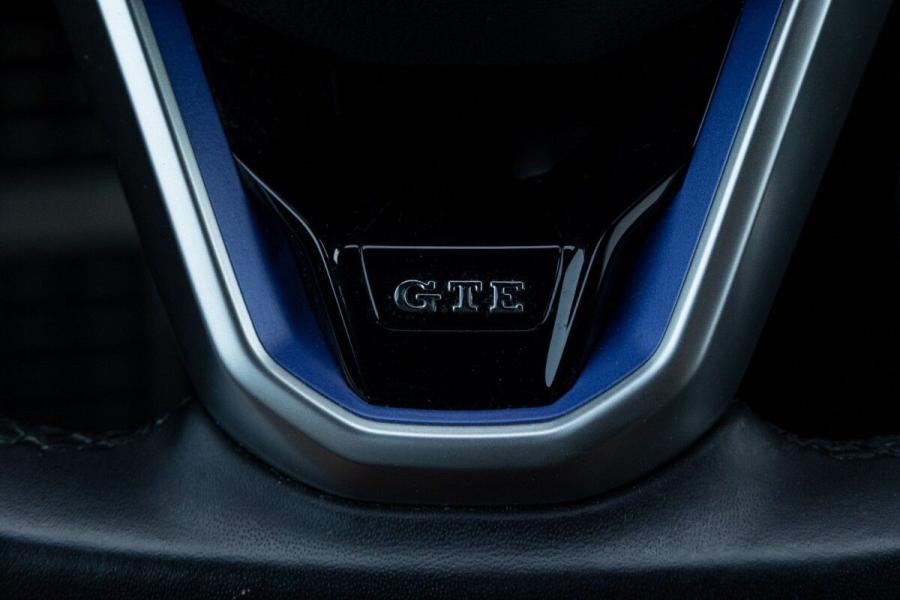Melns Volkswagen Golf 2021 Ventspils, ar dzinēja tilpumu 1.40 L un nobraukumu 100 tūkst. km par 20000 €, foto 18 vietnē AUTOMOTO.COM.LV