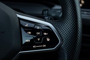 Melns Volkswagen Golf 2021 Ventspils, ar dzinēja tilpumu 1.40 L un nobraukumu 100 tūkst. km par 20000 €, foto 21 vietnē AUTOMOTO.COM.LV