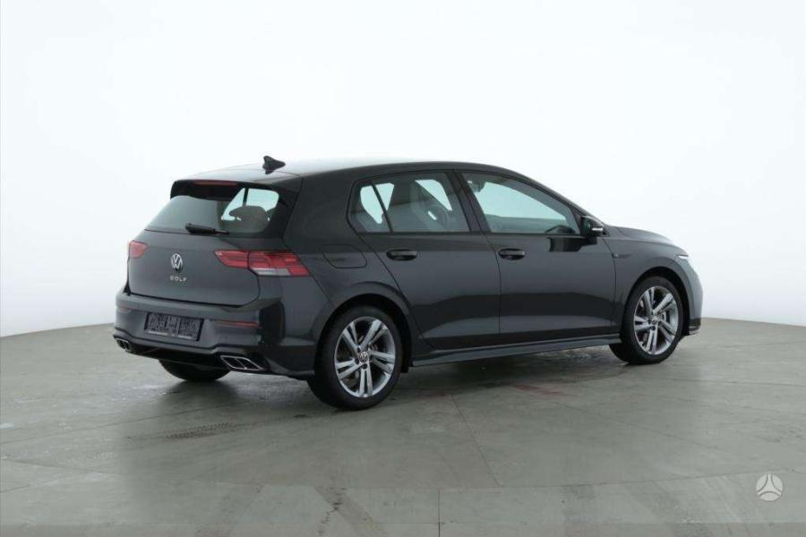 Melns Volkswagen Golf 2024 Viļņa, ar dzinēja tilpumu 1.98 L un nobraukumu 11 tūkst. km par 24990 €, foto 5 vietnē AUTOMOTO.COM.LV