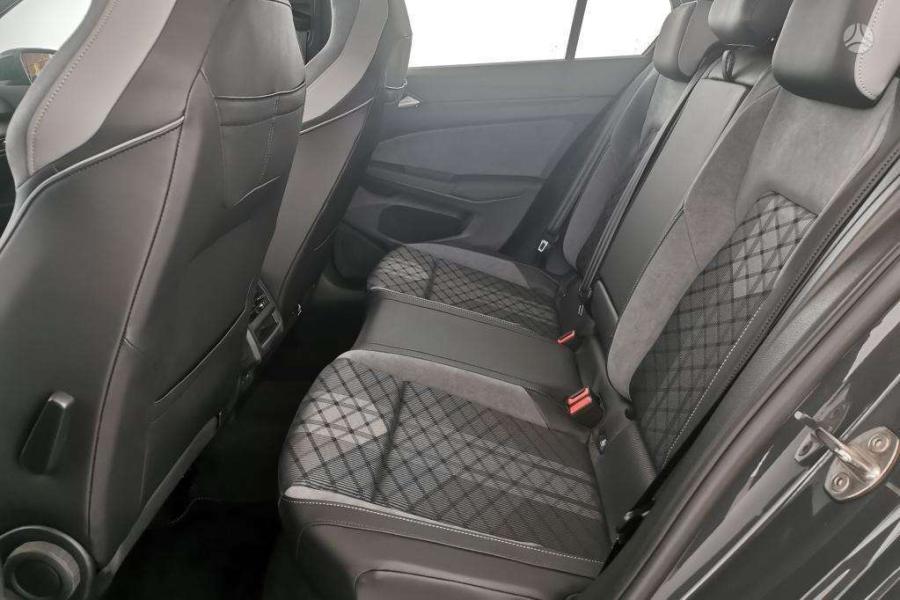 Melns Volkswagen Golf 2024 Viļņa, ar dzinēja tilpumu 1.98 L un nobraukumu 11 tūkst. km par 24990 €, foto 8 vietnē AUTOMOTO.COM.LV