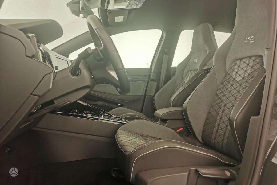 Melns Volkswagen Golf 2024 Viļņa, ar dzinēja tilpumu 1.98 L un nobraukumu 11 tūkst. km par 24990 €, foto 9 vietnē AUTOMOTO.COM.LV