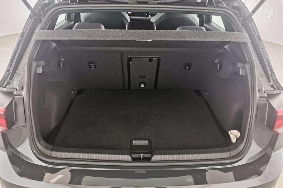 Melns Volkswagen Golf 2024 Viļņa, ar dzinēja tilpumu 1.98 L un nobraukumu 11 tūkst. km par 24990 €, foto 11 vietnē AUTOMOTO.COM.LV