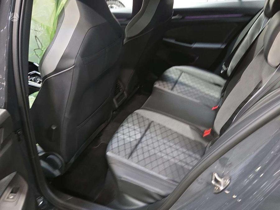 Melns Volkswagen Golf 2024 Viļņa, ar dzinēja tilpumu 1.98 L un nobraukumu 11 tūkst. km par 24990 €, foto 13 vietnē AUTOMOTO.COM.LV