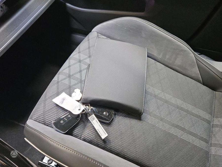 Melns Volkswagen Golf 2024 Viļņa, ar dzinēja tilpumu 1.98 L un nobraukumu 11 tūkst. km par 24990 €, foto 15 vietnē AUTOMOTO.COM.LV