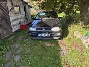Black Volkswagen Golf 1997 in Jekabpils, with an engine capacity of 1.90 L and mileage of 220 thousand km for 325 €, photo 4 on AUTOMOTO.COM.LV