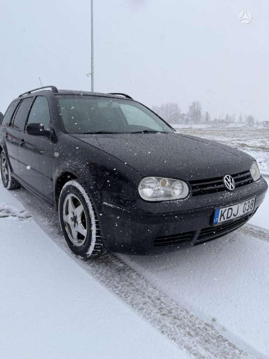 Black Volkswagen Golf 2000 in Siauliai, with an engine capacity of 1.90 L and mileage of 444 thousand km for 800 €, photo 1 on AUTOMOTO.COM.LV