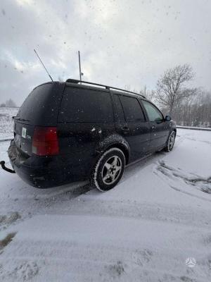 Black Volkswagen Golf 2000 in Siauliai, with an engine capacity of 1.90 L and mileage of 444 thousand km for 800 €, photo 3 on AUTOMOTO.COM.LV