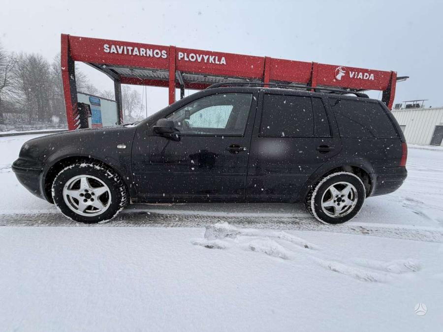 Black Volkswagen Golf 2000 in Siauliai, with an engine capacity of 1.90 L and mileage of 444 thousand km for 800 €, photo 6 on AUTOMOTO.COM.LV