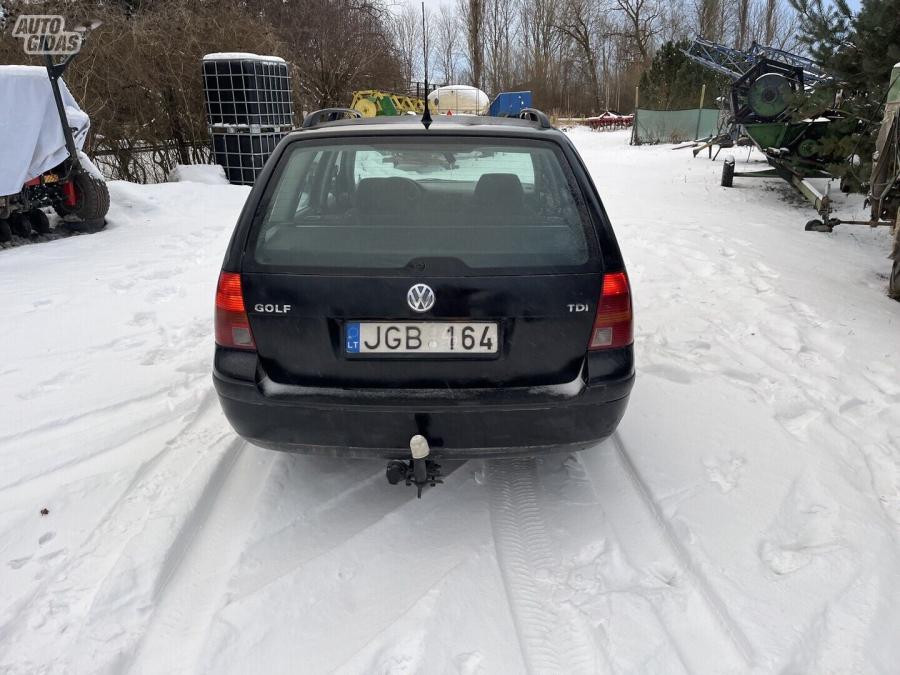 Black Volkswagen Golf 2000 in Siauliai, with an engine capacity of 1.90 L and mileage of 294 thousand km for 950 €, photo 5 on AUTOMOTO.COM.LV