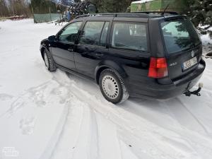 Black Volkswagen Golf 2000 in Siauliai, with an engine capacity of 1.90 L and mileage of 294 thousand km for 950 €, photo 6 on AUTOMOTO.COM.LV