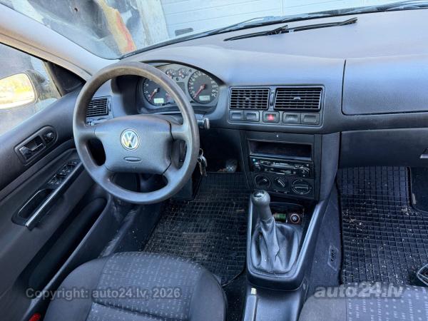 Melns Volkswagen Golf 2000 Viljandi, ar dzinēja tilpumu 1.60 L un nobraukumu 176 tūkst. km par 400 €, foto 5 vietnē AUTOMOTO.COM.LV