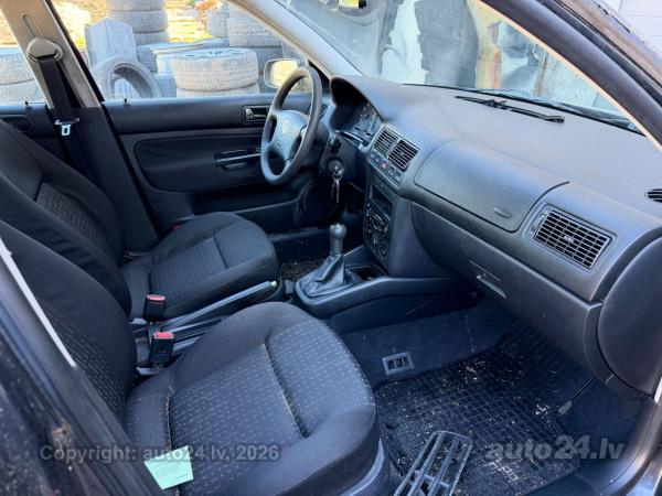 Melns Volkswagen Golf 2000 Viljandi, ar dzinēja tilpumu 1.60 L un nobraukumu 176 tūkst. km par 400 €, foto 6 vietnē AUTOMOTO.COM.LV