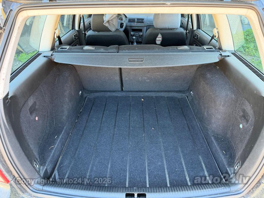 Black Volkswagen Golf 2000 in Viljandi, with an engine capacity of 1.60 L and mileage of 176 thousand km for 400 €, photo 9 on AUTOMOTO.COM.LV