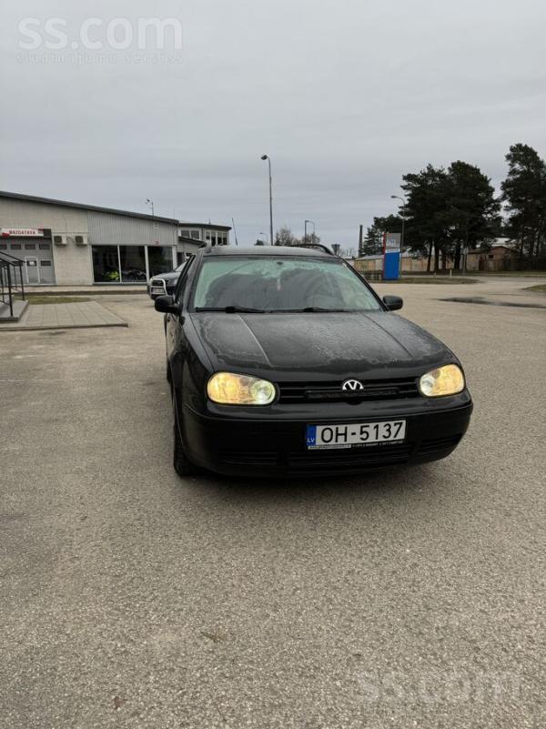 Melns Volkswagen Golf 2000 Jēkabpils, ar dzinēja tilpumu 1.90 L un nobraukumu 325 tūkst. km par 1200 €, foto 1 vietnē AUTOMOTO.COM.LV
