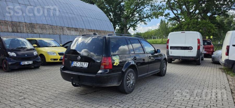 Black Volkswagen Golf 2000 in Valmiera, with an engine capacity of 1.90 L and mileage of 312 thousand km for 1100 €, photo 4 on AUTOMOTO.COM.LV