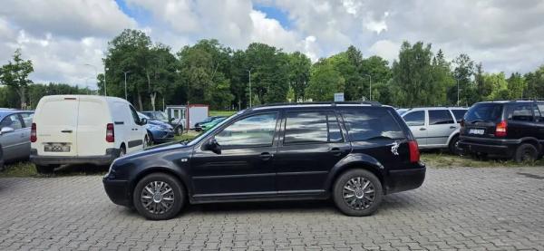 Black Volkswagen Golf 2000 in Valmiera, with an engine capacity of 1.90 L and mileage of 312 thousand km for 1100 €, photo 5 on AUTOMOTO.COM.LV