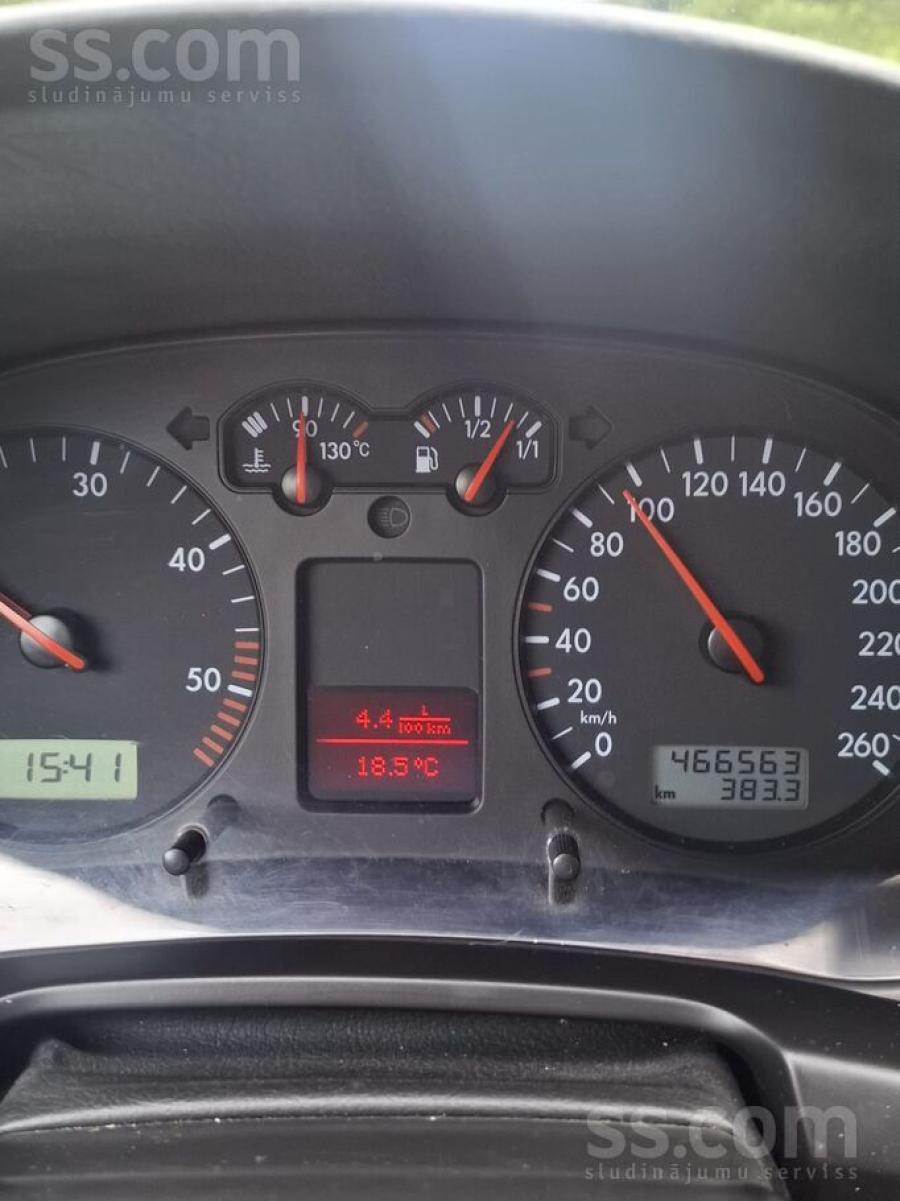 Black Volkswagen Golf 2000 in Aizkraukle, with an engine capacity of 1.90 L and mileage of 467 thousand km for 1000 €, photo 7 on AUTOMOTO.COM.LV