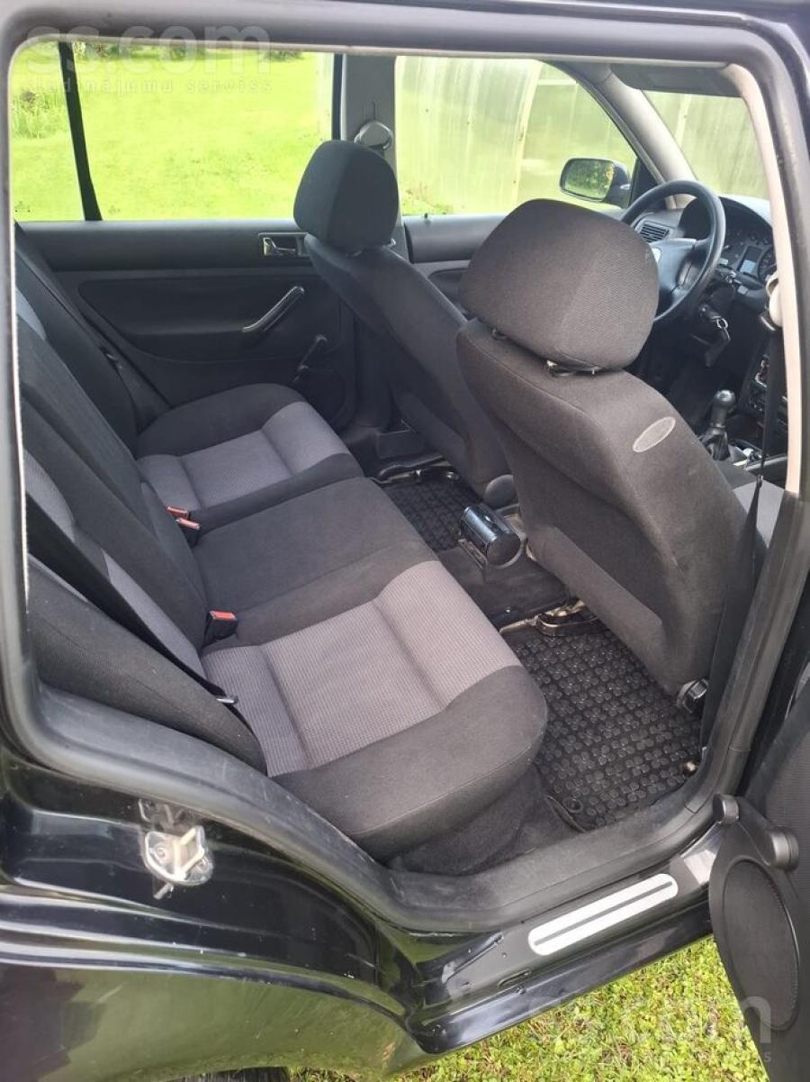 Black Volkswagen Golf 2000 in Aizkraukle, with an engine capacity of 1.90 L and mileage of 467 thousand km for 1000 €, photo 9 on AUTOMOTO.COM.LV