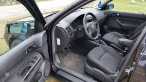 Melns Volkswagen Golf 2001 Viļņa, ar dzinēja tilpumu 1.90 L un nobraukumu 426 tūkst. km par 750 €, foto 7 vietnē AUTOMOTO.COM.LV