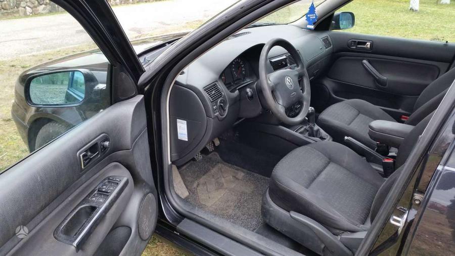 Melns Volkswagen Golf 2001 Viļņa, ar dzinēja tilpumu 1.90 L un nobraukumu 426 tūkst. km par 750 €, foto 7 vietnē AUTOMOTO.COM.LV