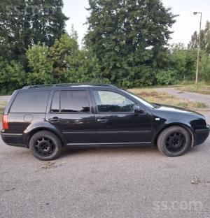 Melns Volkswagen Golf 2001 Preiļi, ar dzinēja tilpumu 1.90 L un nobraukumu 399 tūkst. km par 900 €, foto 3 vietnē AUTOMOTO.COM.LV