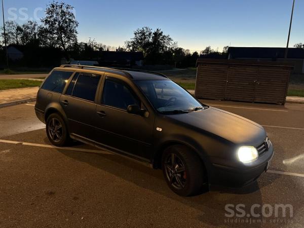 Melns Volkswagen Golf 2002 Rēzekne, ar dzinēja tilpumu 1.90 L un nobraukumu 320 tūkst. km par 1300 €, foto 2 vietnē AUTOMOTO.COM.LV
