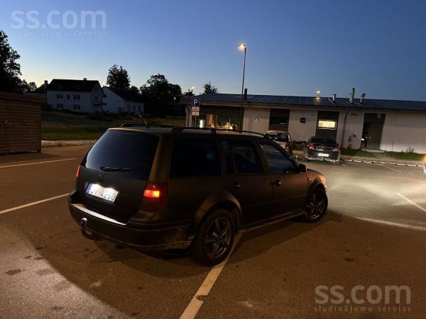 Melns Volkswagen Golf 2002 Rēzekne, ar dzinēja tilpumu 1.90 L un nobraukumu 320 tūkst. km par 1300 €, foto 3 vietnē AUTOMOTO.COM.LV