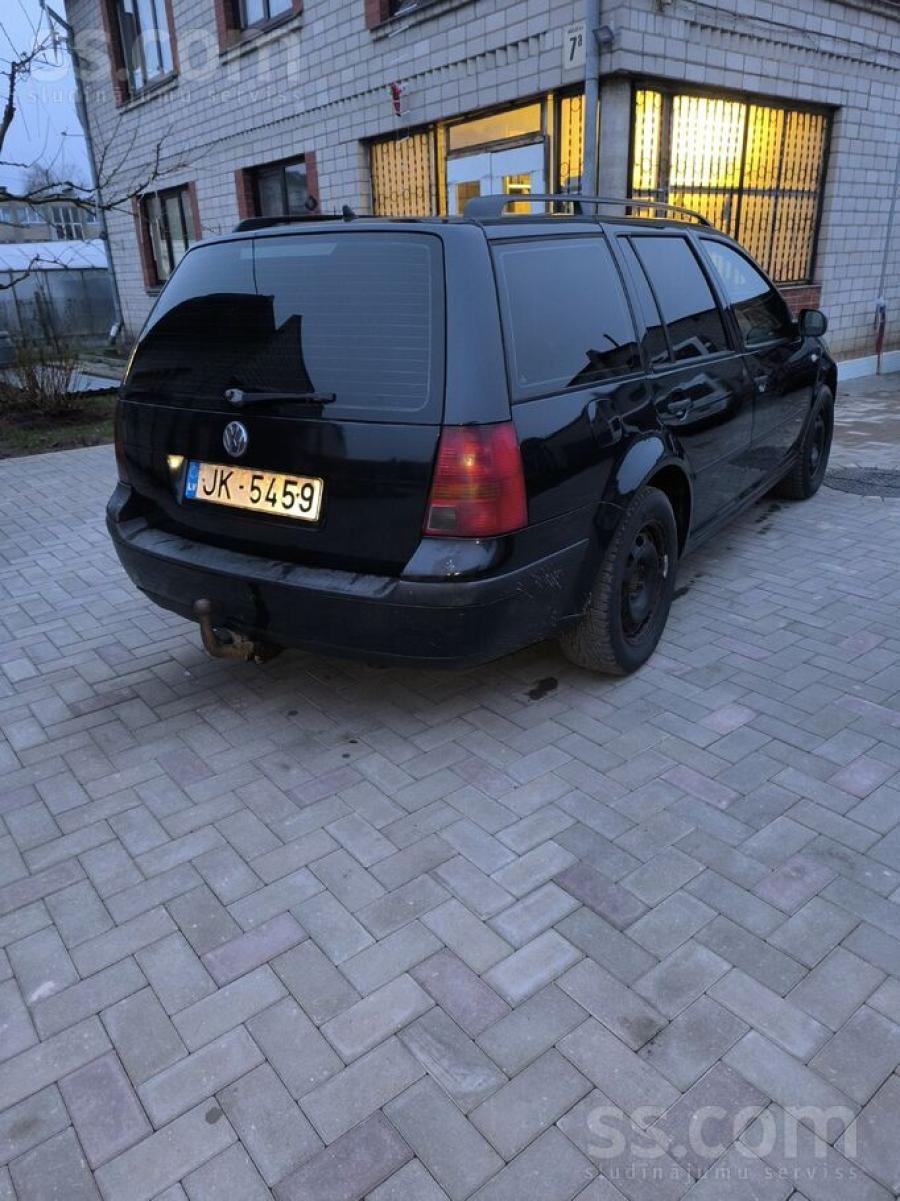 Black Volkswagen Golf 2002 in Bauska, with an engine capacity of 1.90 L and mileage of 372 thousand km for 1100 €, photo 5 on AUTOMOTO.COM.LV