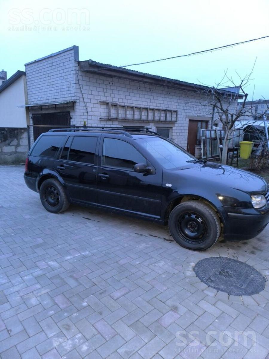 Black Volkswagen Golf 2002 in Bauska, with an engine capacity of 1.90 L and mileage of 372 thousand km for 1100 €, photo 6 on AUTOMOTO.COM.LV