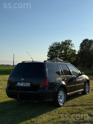 Black Volkswagen Golf 2002 in Bauska, with an engine capacity of 1.90 L and mileage of 425 thousand km for 500 €, photo 5 on AUTOMOTO.COM.LV
