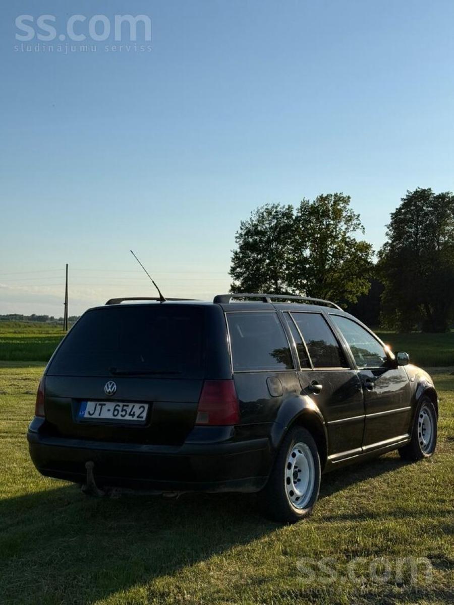 Black Volkswagen Golf 2002 in Bauska, with an engine capacity of 1.90 L and mileage of 425 thousand km for 500 €, photo 5 on AUTOMOTO.COM.LV