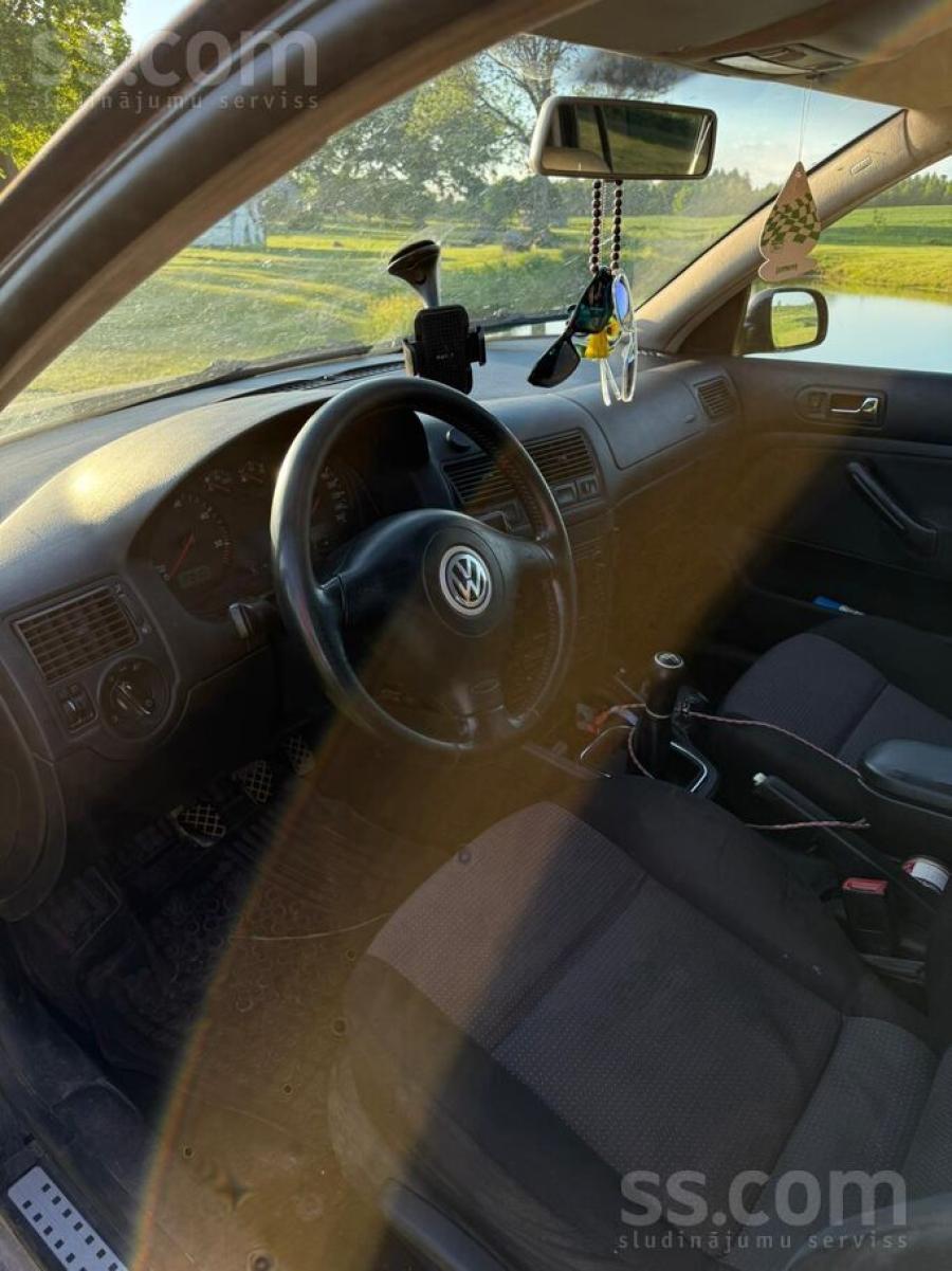 Black Volkswagen Golf 2002 in Bauska, with an engine capacity of 1.90 L and mileage of 425 thousand km for 500 €, photo 6 on AUTOMOTO.COM.LV