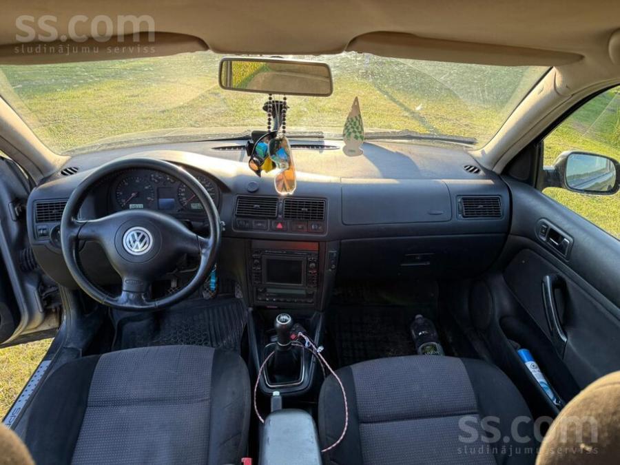 Black Volkswagen Golf 2002 in Bauska, with an engine capacity of 1.90 L and mileage of 425 thousand km for 500 €, photo 9 on AUTOMOTO.COM.LV