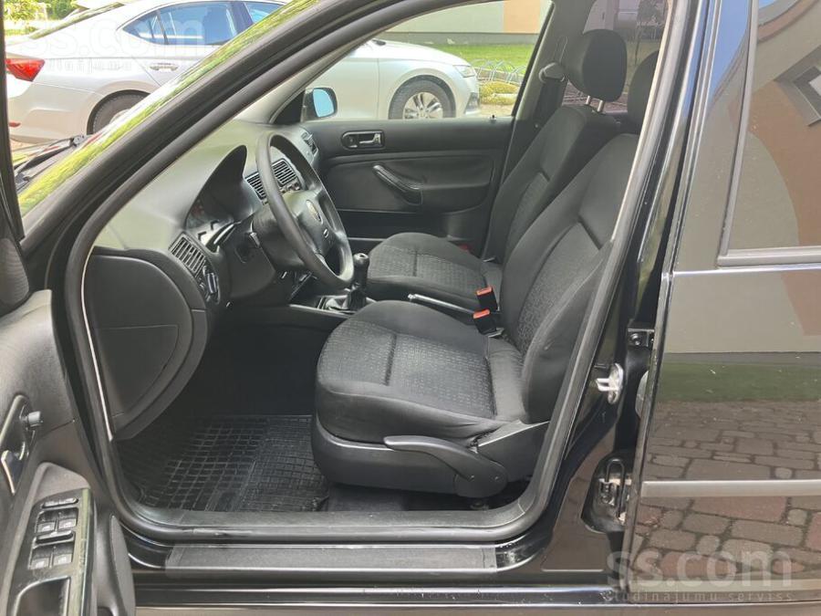 Melns Volkswagen Golf 2002 Jelgava, ar dzinēja tilpumu 1.90 L un nobraukumu 332 tūkst. km par 1390 €, foto 17 vietnē AUTOMOTO.COM.LV