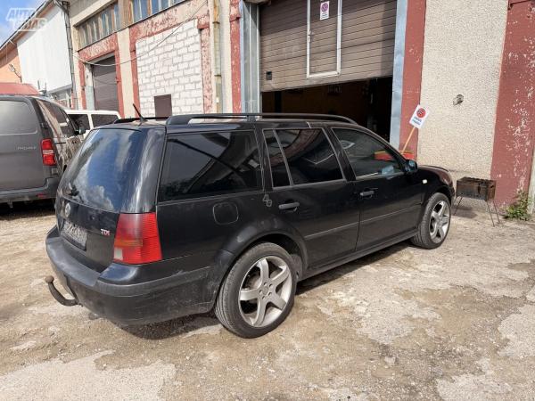 Melns Volkswagen Golf 2002 Varėna, ar dzinēja tilpumu 1.90 L un nobraukumu 330 tūkst. km par 500 €, foto 4 vietnē AUTOMOTO.COM.LV