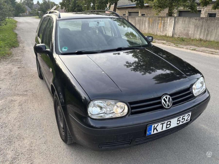 Melns Volkswagen Golf 2002 Joniškis, ar dzinēja tilpumu 1.60 L un nobraukumu 350 tūkst. km par 450 €, foto 1 vietnē AUTOMOTO.COM.LV