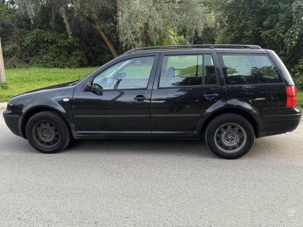 Black Volkswagen Golf 2002 in Joniskis, with an engine capacity of 1.60 L and mileage of 350 thousand km for 450 €, photo 9 on AUTOMOTO.COM.LV
