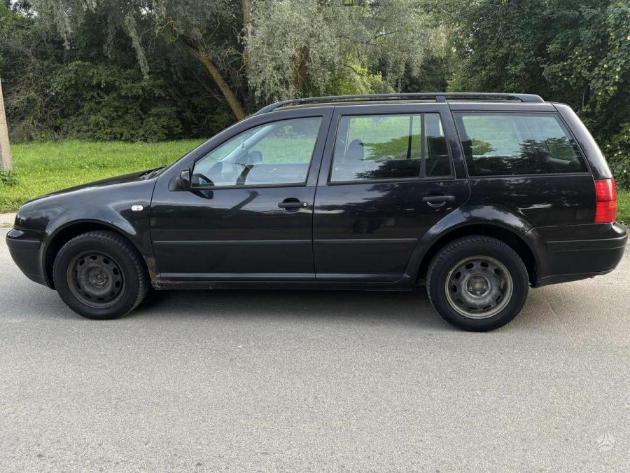 Melns Volkswagen Golf 2002 Joniškis, ar dzinēja tilpumu 1.60 L un nobraukumu 350 tūkst. km par 450 €, foto 9 vietnē AUTOMOTO.COM.LV