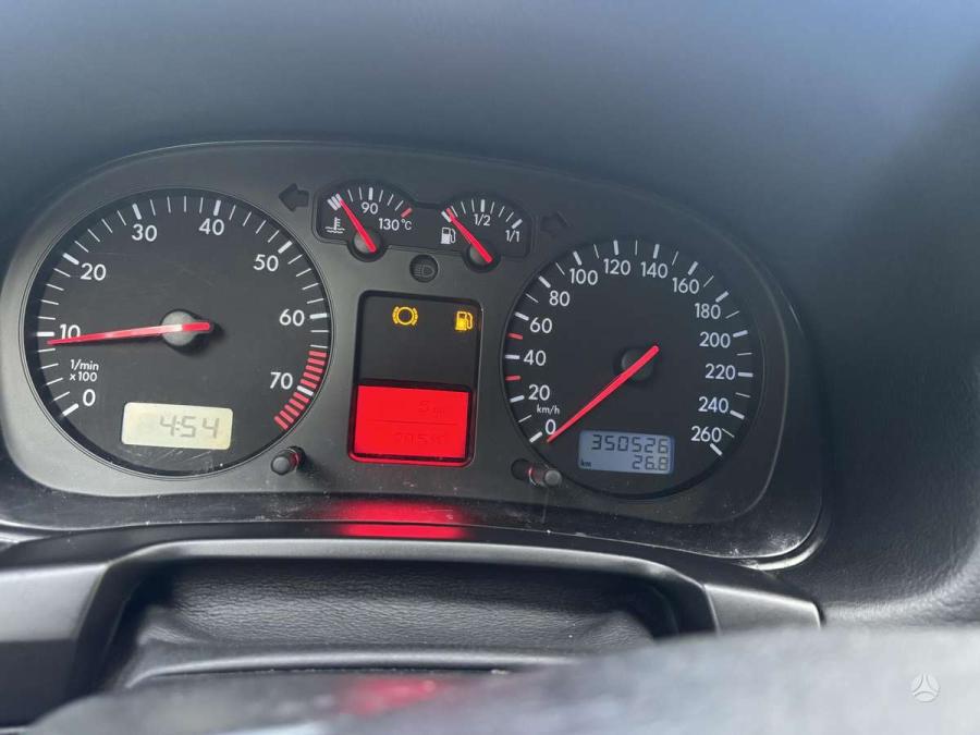 Melns Volkswagen Golf 2002 Joniškis, ar dzinēja tilpumu 1.60 L un nobraukumu 350 tūkst. km par 450 €, foto 13 vietnē AUTOMOTO.COM.LV