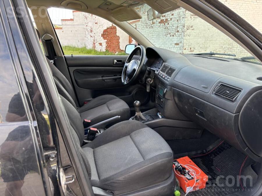 Melns Volkswagen Golf 2003 Bauska, ar dzinēja tilpumu 1.90 L un nobraukumu 361 tūkst. km par 1250 €, foto 5 vietnē AUTOMOTO.COM.LV