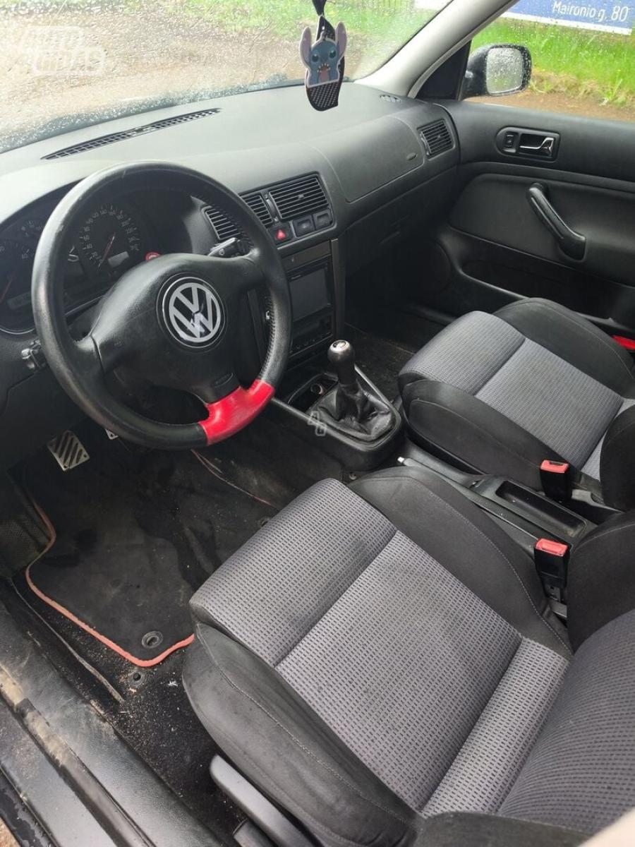 Melns Volkswagen Golf 2003 Raseiniai, ar dzinēja tilpumu 1.90 L un nobraukumu 247 tūkst. km par 1950 €, foto 12 vietnē AUTOMOTO.COM.LV