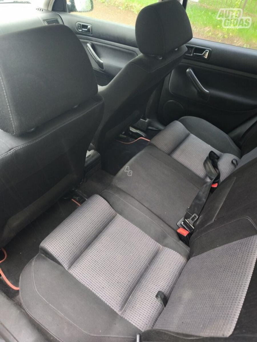 Melns Volkswagen Golf 2003 Raseiniai, ar dzinēja tilpumu 1.90 L un nobraukumu 247 tūkst. km par 1950 €, foto 13 vietnē AUTOMOTO.COM.LV