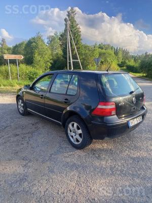 Melns Volkswagen Golf 2003 Cēsis, ar dzinēja tilpumu 1.90 L un nobraukumu 452 tūkst. km par 1100 €, foto 5 vietnē AUTOMOTO.COM.LV