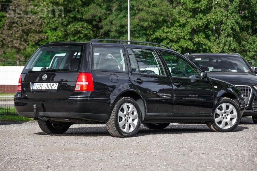 Black Volkswagen Golf 2003 in Riga, with an engine capacity of 1.60 L and mileage of 204 thousand km for 2790 €, photo 5 on AUTOMOTO.COM.LV