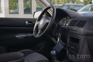 Black Volkswagen Golf 2003 in Riga, with an engine capacity of 1.60 L and mileage of 204 thousand km for 2790 €, photo 9 on AUTOMOTO.COM.LV