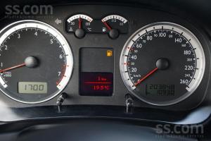 Black Volkswagen Golf 2003 in Riga, with an engine capacity of 1.60 L and mileage of 204 thousand km for 2790 €, photo 15 on AUTOMOTO.COM.LV