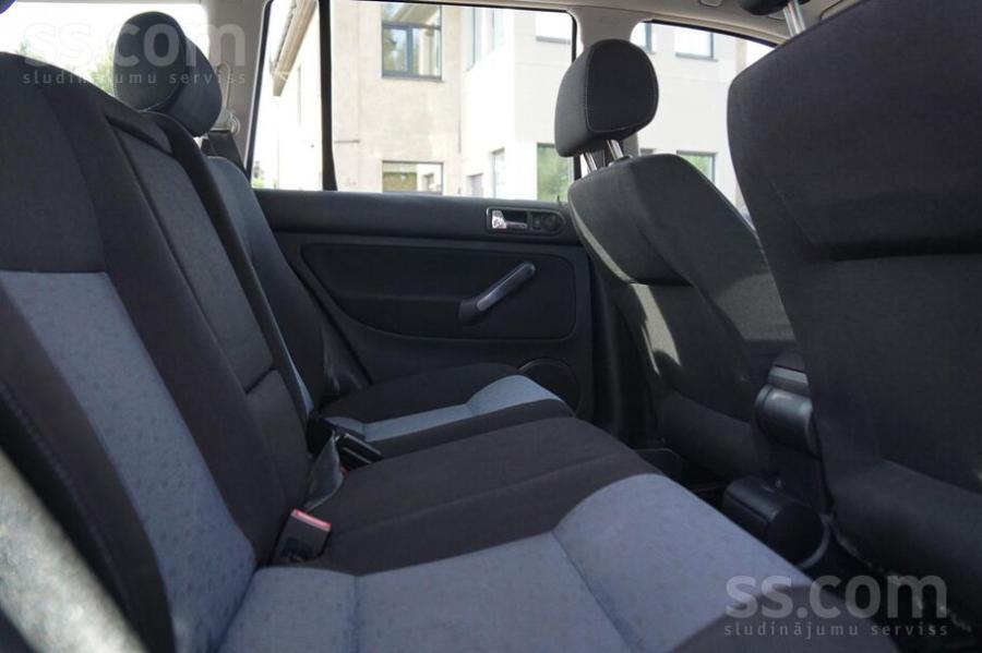 Black Volkswagen Golf 2003 in Riga, with an engine capacity of 1.60 L and mileage of 204 thousand km for 2790 €, photo 17 on AUTOMOTO.COM.LV