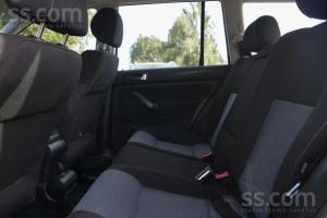 Black Volkswagen Golf 2003 in Riga, with an engine capacity of 1.60 L and mileage of 204 thousand km for 2790 €, photo 18 on AUTOMOTO.COM.LV